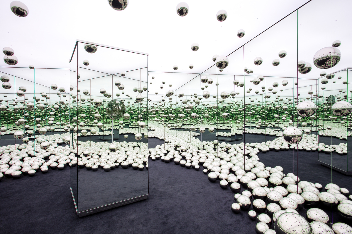 INFINITY MIRRORED ROOM – LET’S SURVIVE FOREVER returns home | Foyer